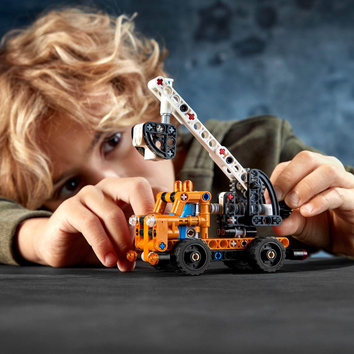 乐高科技系列 Lego 42088 Technic 车载式吊车 适合7岁以上，到手6.69欧，原价9.99欧！特价！ 2020-05-19 ...